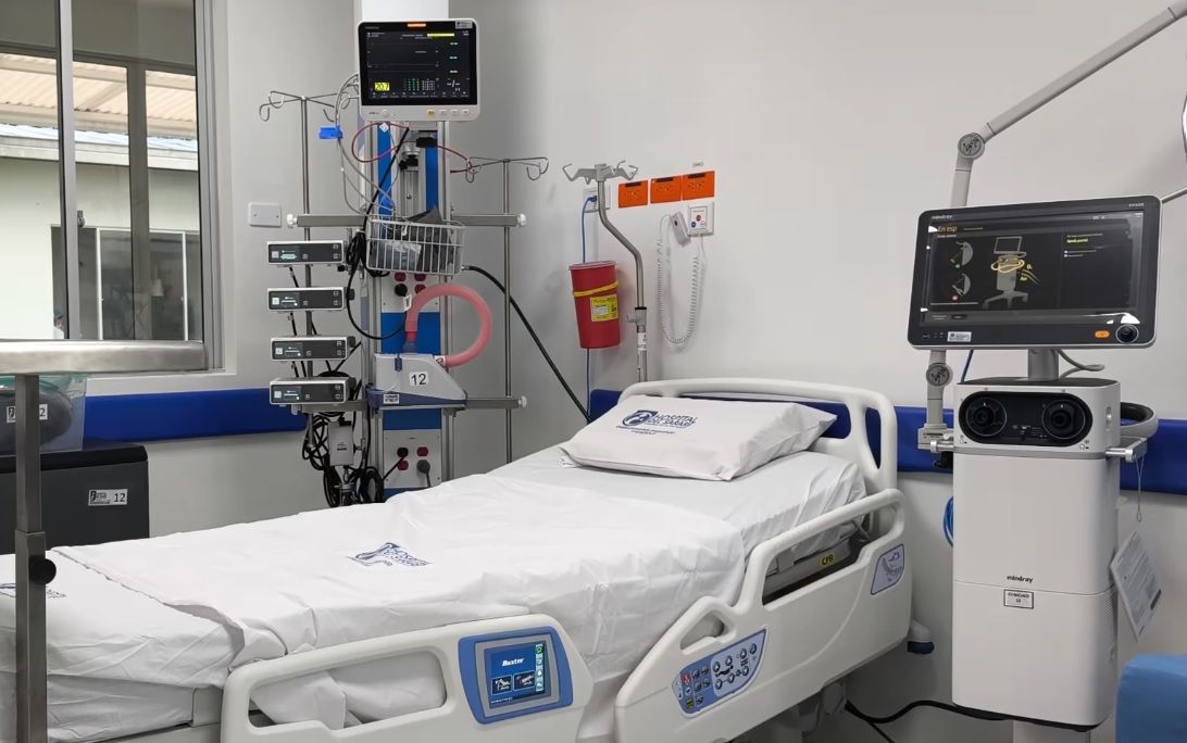 Ministerio de Salud supervisa avances en la nueva UCI del Hospital del ...